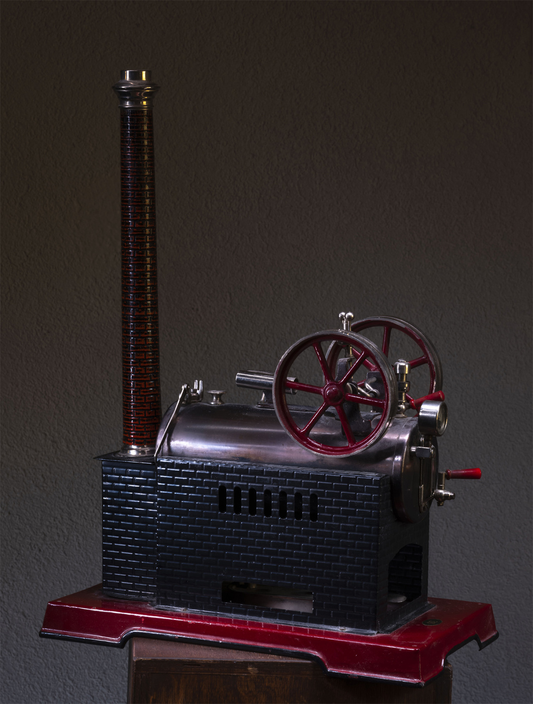 Toy steam engine by Doll & Co., 1937